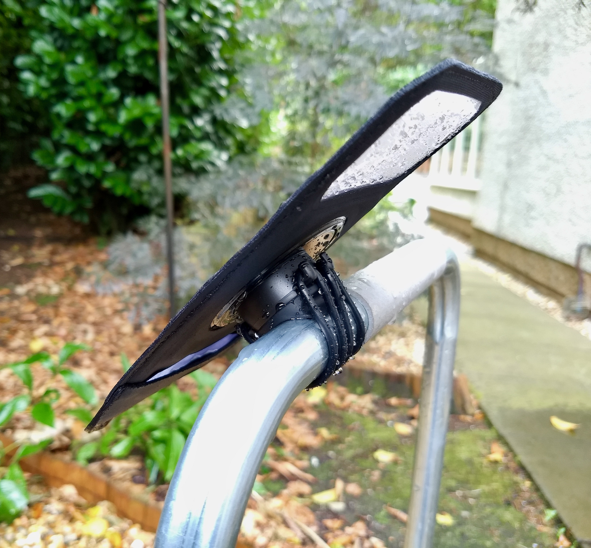 Shapeheart Motorbike Phone Mount - 2022 Edition Review - Beginner Biker ...